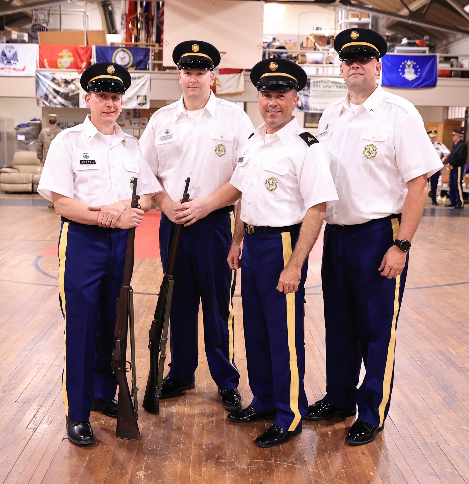 Connecticut Army National Guard Soldiers Judge Foot Guard Drill ...