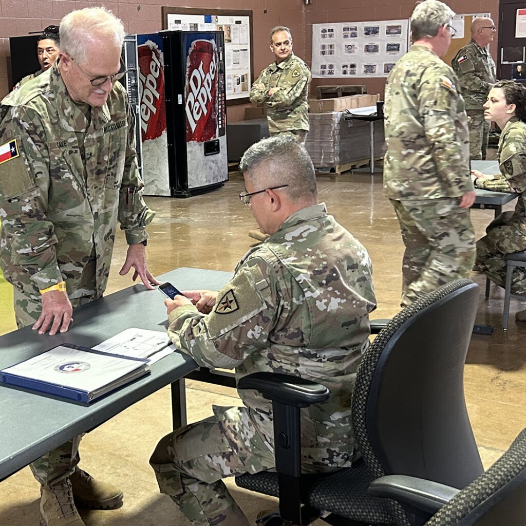 Texas Commanding General Makes Surprise Visit During Units Training ...